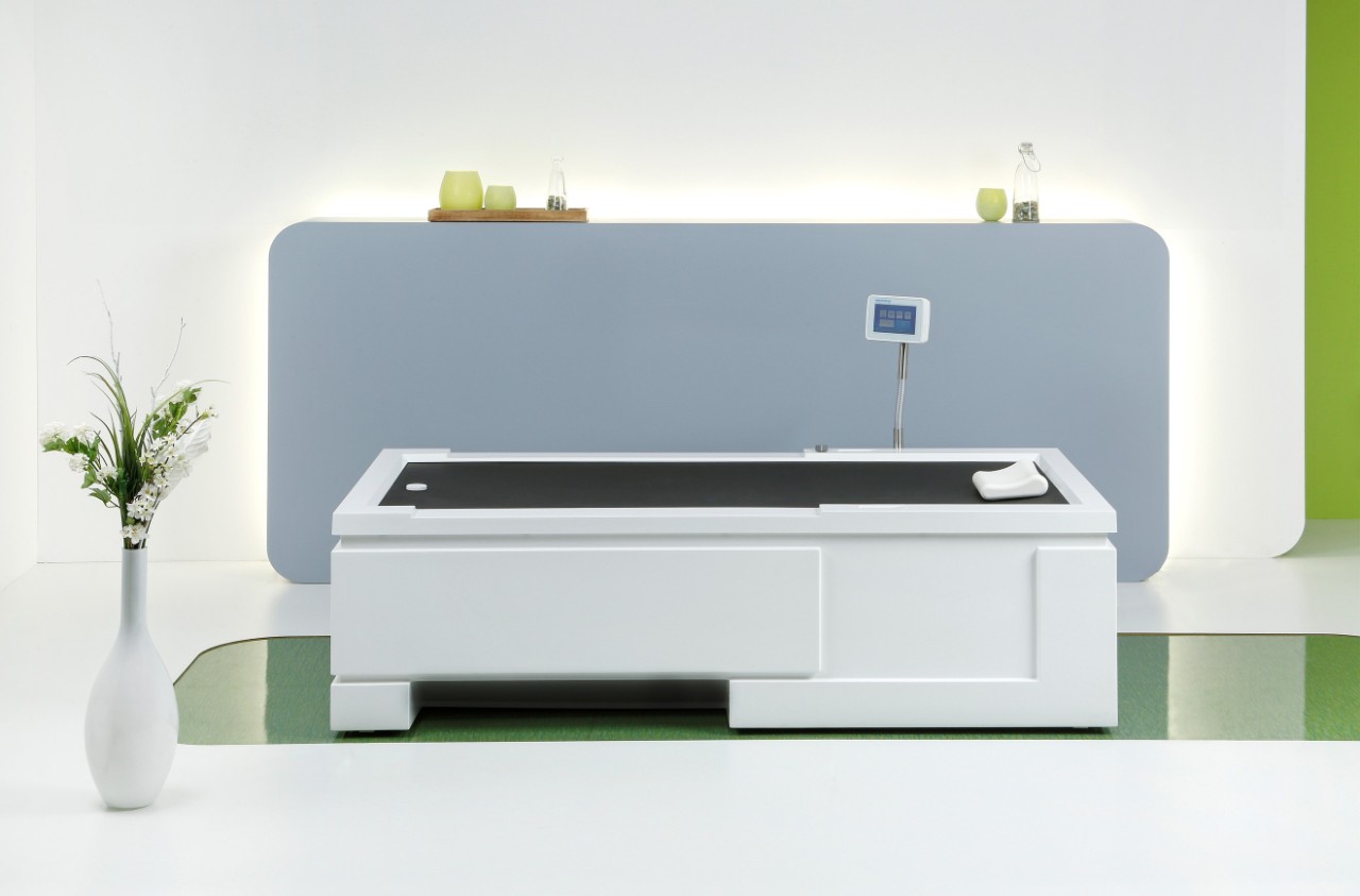 Augmenting Wellness with Touchless, Automated Hydromassage